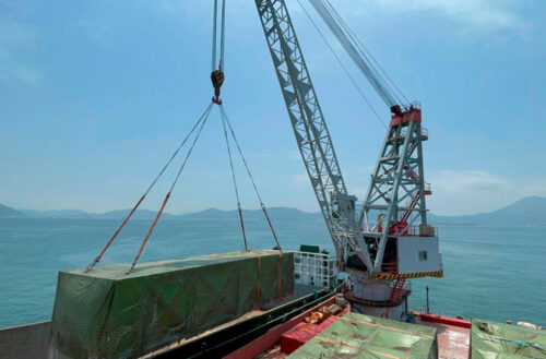Heavy cargo lift operations in Hong Kong - WWPC Worldwide Project ...